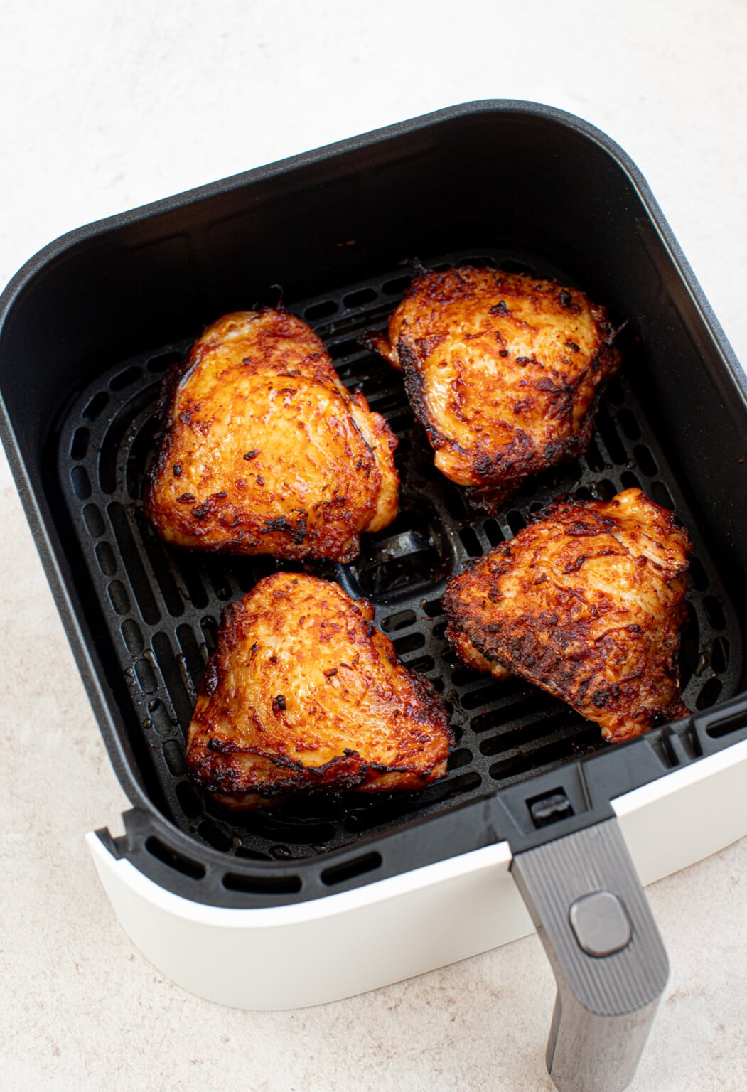 Air Fryer Chicken Thighs - Crispy and Juicy! - Toni's Recipes